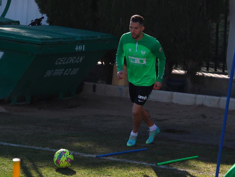 'Tete' Morente, cruz; Nteka, cara | Elche Directo 'Tete' Morente, cruz; Nteka, cara | Elche Directo