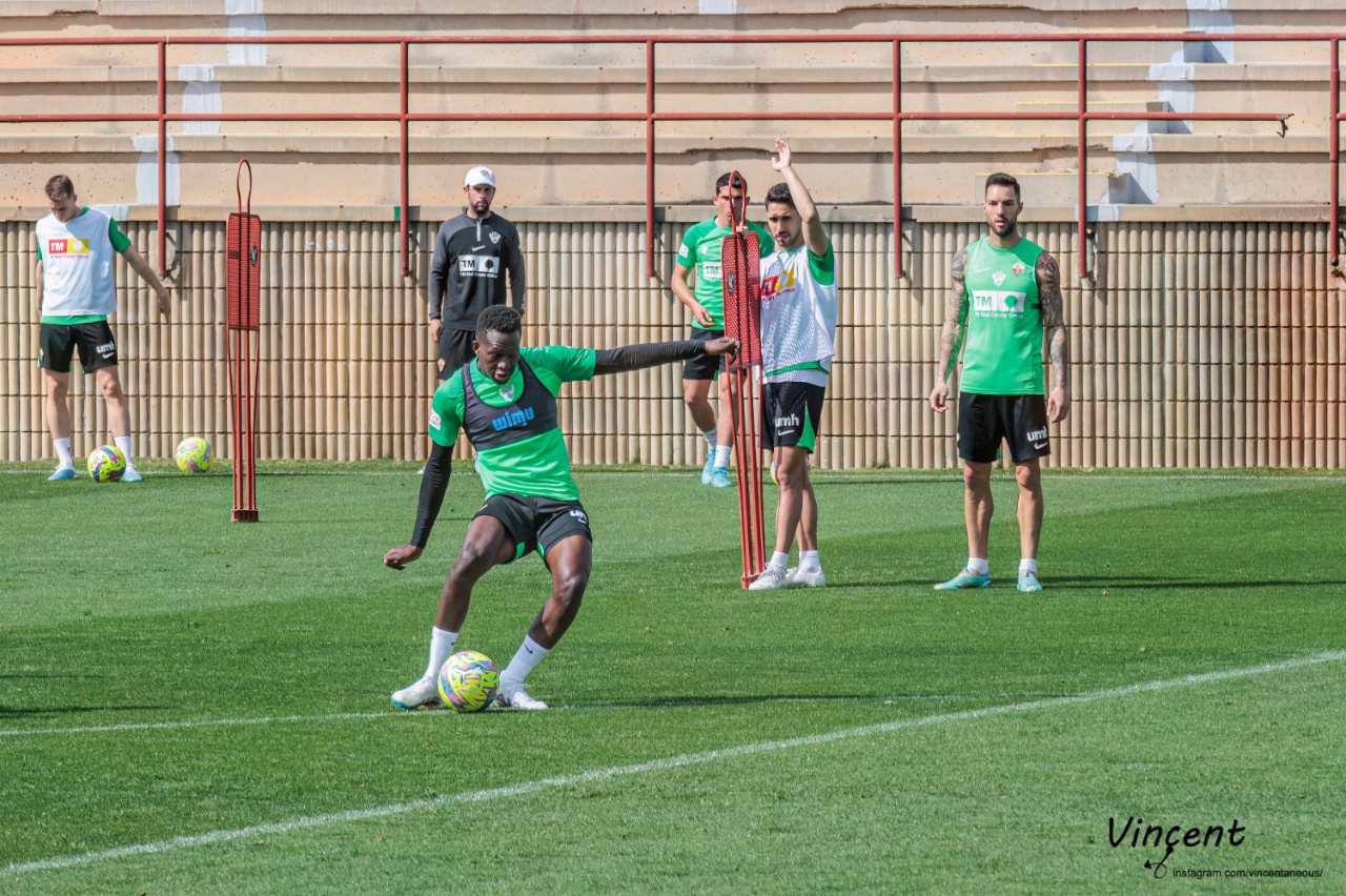 Lucas Boyé y Pape Cheikh cumplen sus castigos | Elche Directo