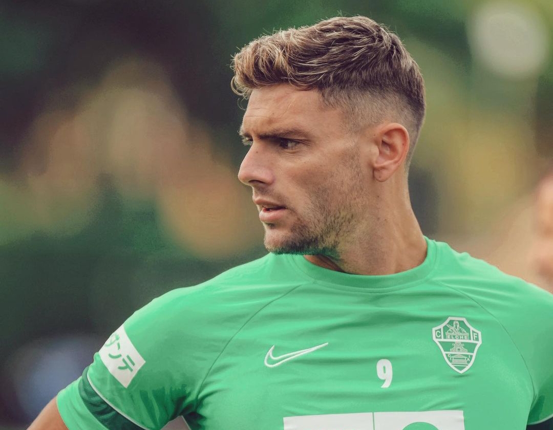 Lucas Boyé pisa césped | Elche Directo