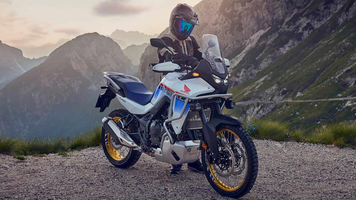 Honda renueva su modelo XL750 Transalp 2025 con un rediseño más ...